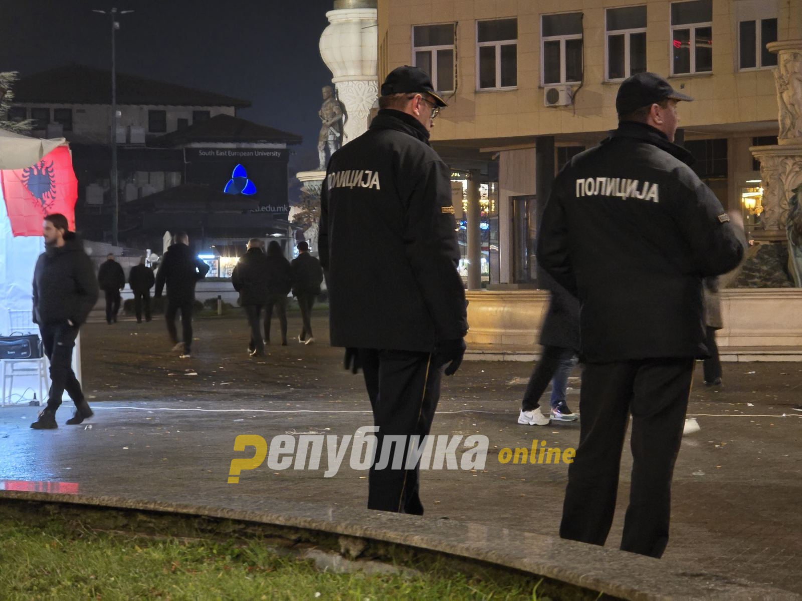 ВМРО-ДПМНЕ: Тажна е сликата од едвај 30-ина луѓе околу Ахмети кој ...