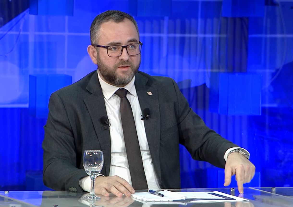 Тошковски: Ќе се кратат места во МВР, има повеќе функционери отколку ...